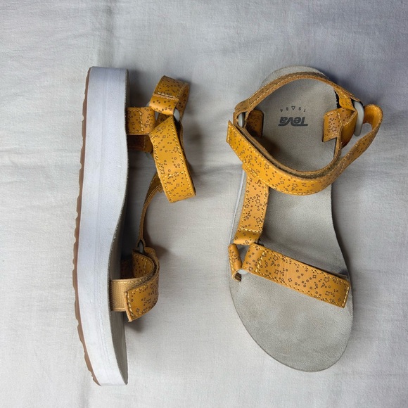 Teva | Shoes | Teva Shoes Teva Midform Universal Star Leather Yellow ...